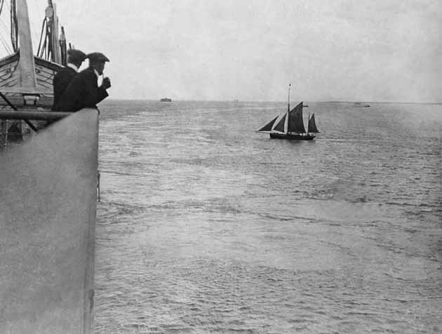 Σπάνιες φωτογραφίες λίγες ώρες πριν την βύθιση του Τιτανικού – Pronews.gr