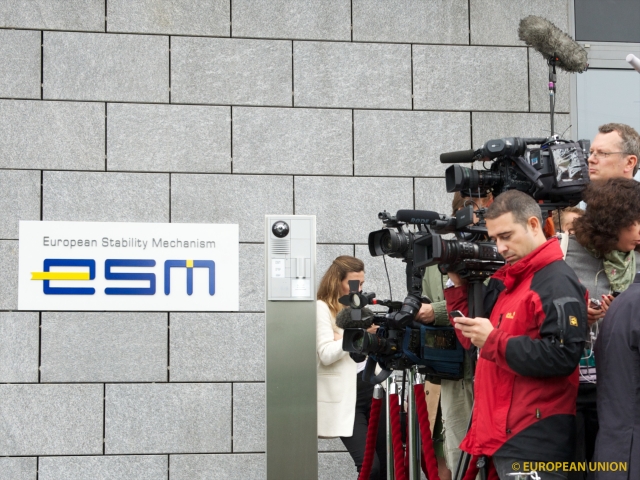 Τι είναι ο ESM που θα δανείσει την Ελλάδα: Ο οργανισμός δημιούργημα της ...