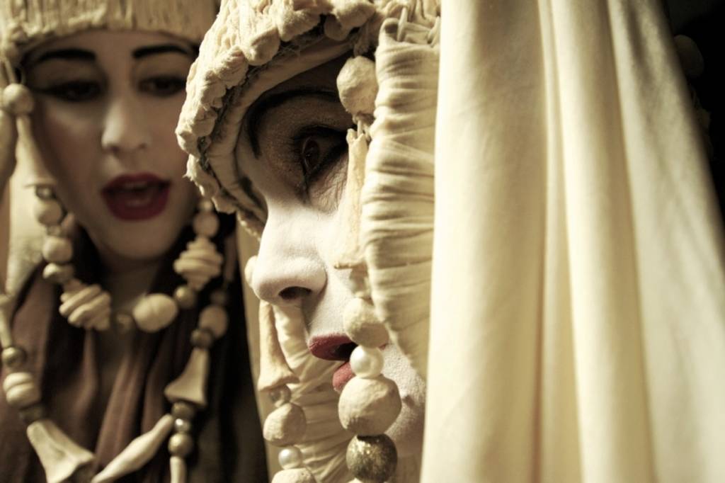 Η θεατρική ομαδα «Ρόδα» παρουσιάζει την παράσταση «Αλκιβιάδης Άγιος ...