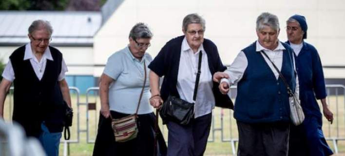 Τί είπαν οι καλόγριες που ήταν παρούσες για τη σφαγή του ιερέα στη ...