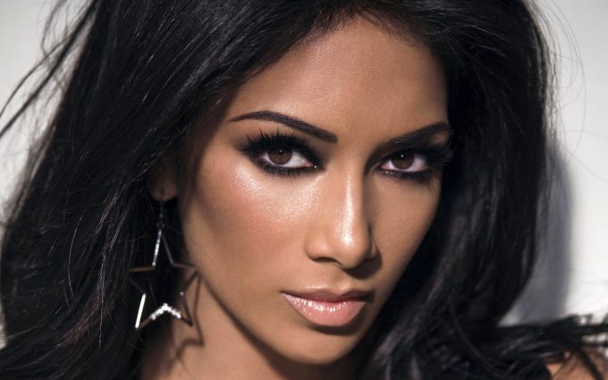 Nicole Scherzinger: Με το μαγιό της κάνει γιόγκα (φωτό) – Pronews.gr