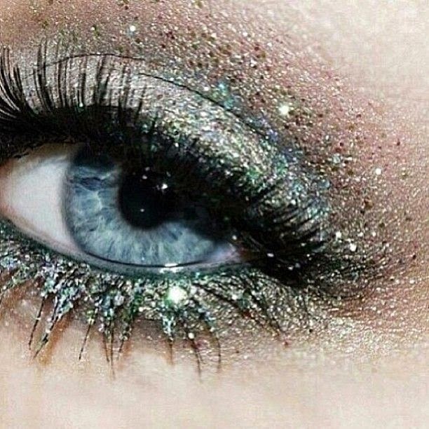 Πώς θα κάνετε το πιο λαμπερό sparkle μακιγιάζ (φωτό) – Pronews.gr