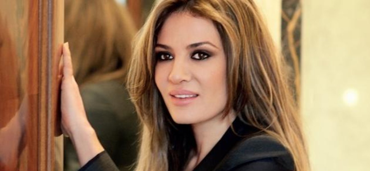 Βίντεο: Η Δήμητρα Ματσούκα ποζάρει με μαγιό και… «κολάζει» – Pronews.gr