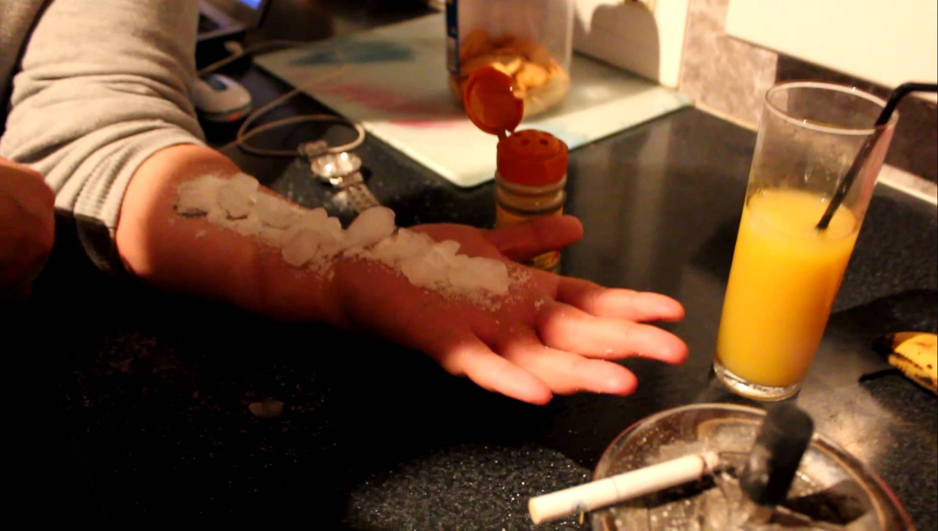 «Salt and Ice Challenge»: Η νέα διαδικτυακή «μόδα» που προκαλεί ...