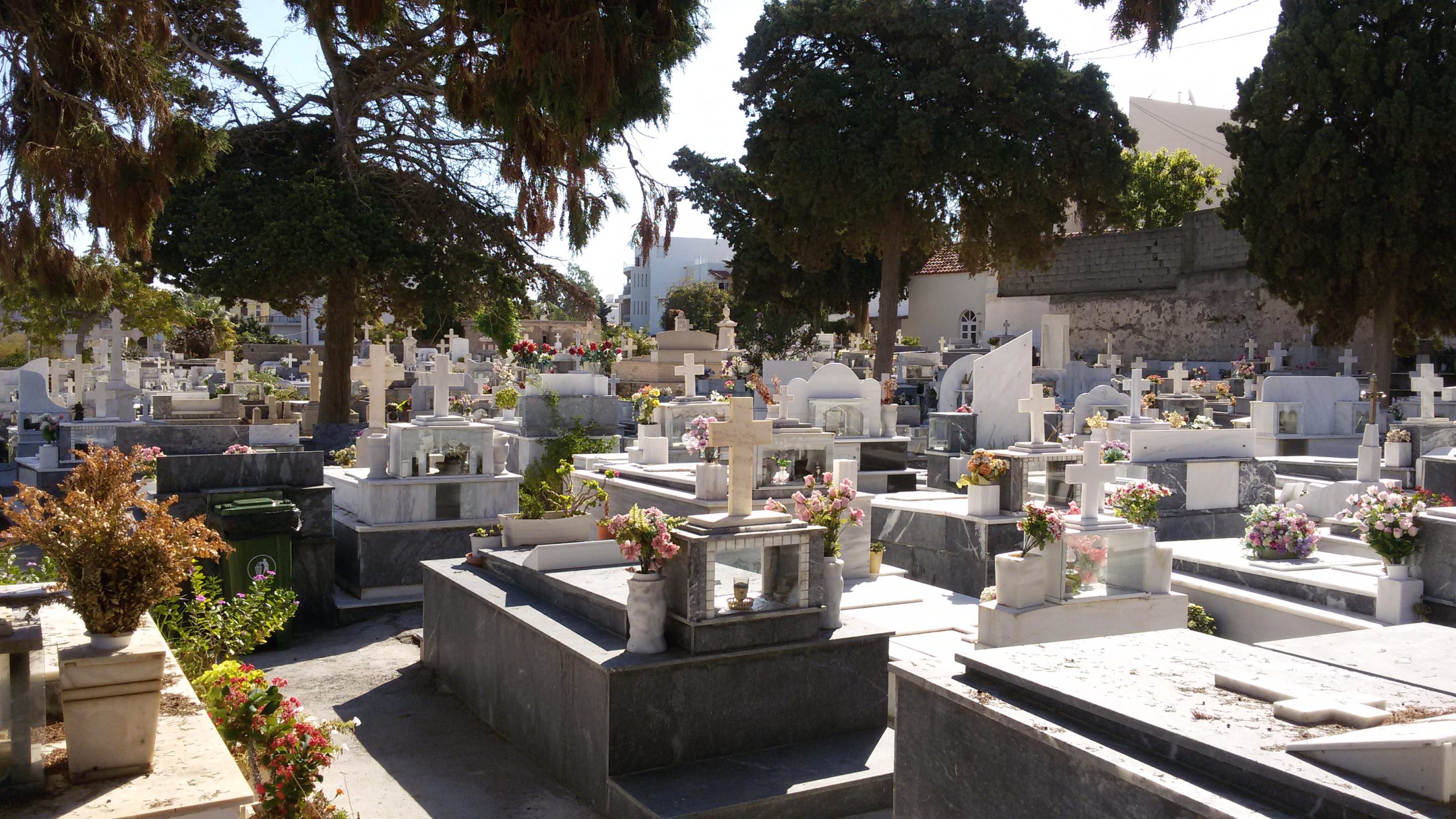 Το γύρο του διαδικτύου κάνει μια φωτογραφία από μνήμα σε ελληνικό ...