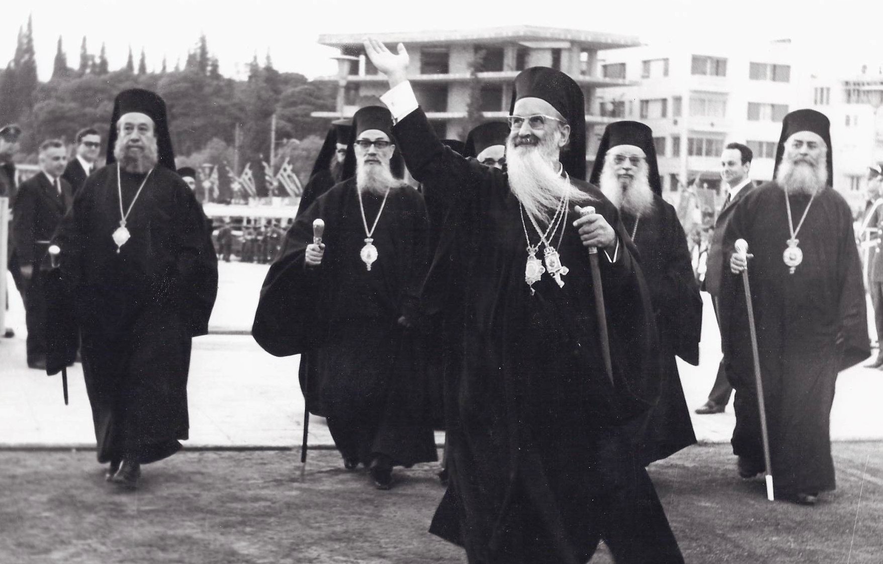 Κανονικός ο επί χούντας Αρχιεπίσκοπος Ιερωνυμος Α΄; – Pronews.gr