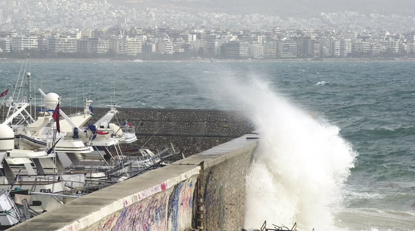 Ισχυροί άνεμοι έχουν φέρει προβλήματα στα λιμάνια- Δείτε ποια ...