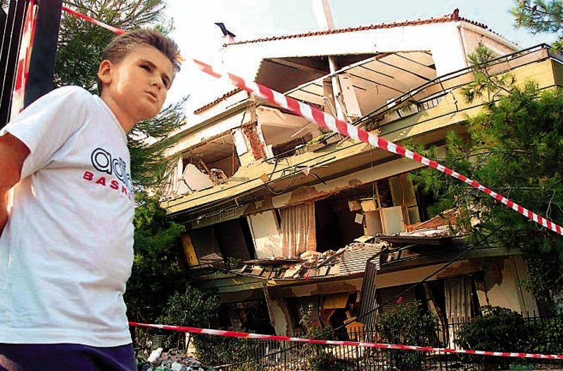 Σεισμός του 1999: Δεκάδες νεκροί και τραυματίες – Τα 15 μοιραία ...