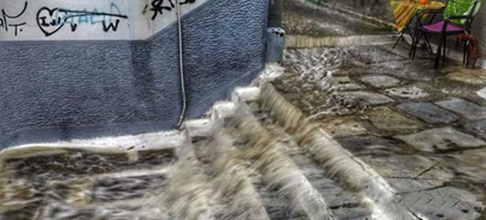 Χάος και στο Ναύπλιο λόγω των καταιγίδων – Σε χείμαρρους μετατράπηκαν ...