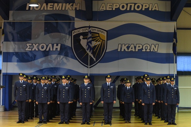 Ορκίστηκαν οι νέοι Ανθυποσμηναγοί της ΠΑ στη Σχολή Ικάρων παρουσία ΠτΔ ...