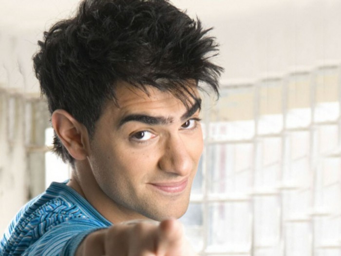 Θυμάστε τον Σαρμπέλ και τα «Γεια σου Μαρία»; – Δείτε τον πως είναι ...