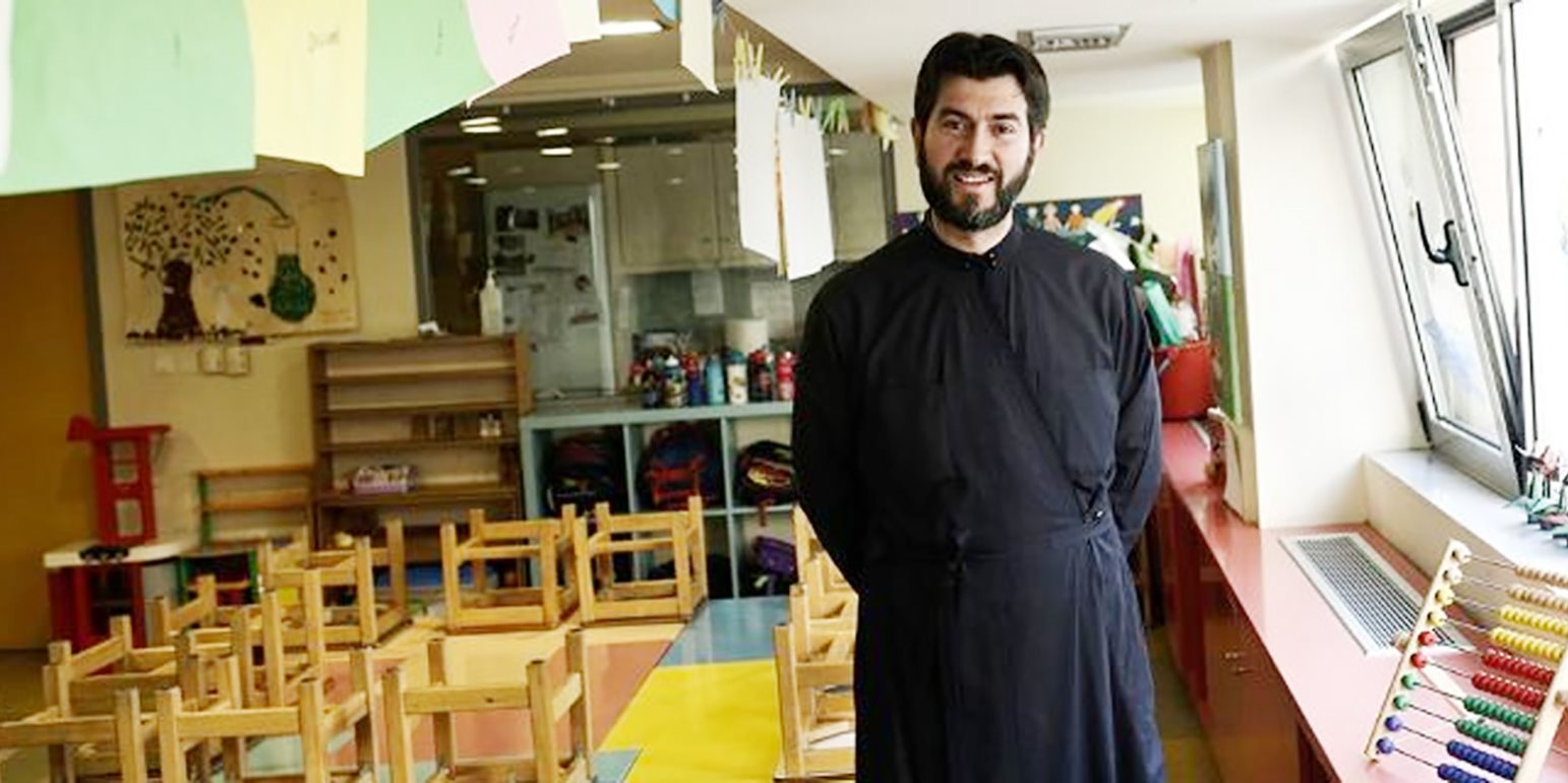 Ποιος είναι ο πατήρ Αντώνιος που πήρε το βραβείο του Ευρωπαίου Πολίτη ...