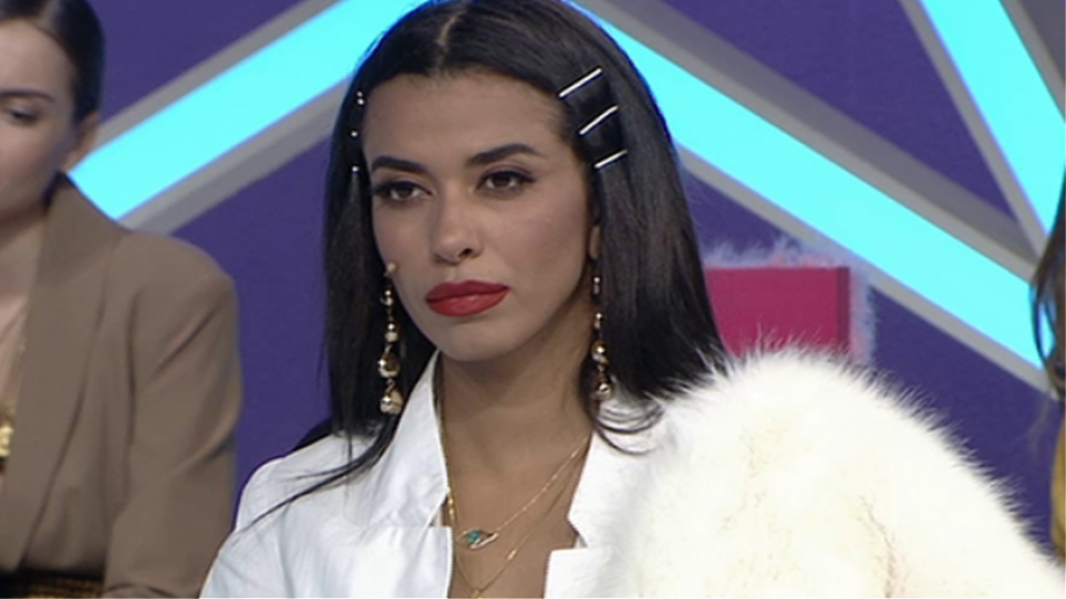Ο απόλυτος πειρασμός: Η Χριστίνα και οι καμπύλες της μας… στέλνουν ...