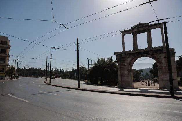 Πάσχα στο χωριό: Έρημη πόλη η Αθήνα – Άδειοι οι δρόμοι (φώτο) – Pronews.gr
