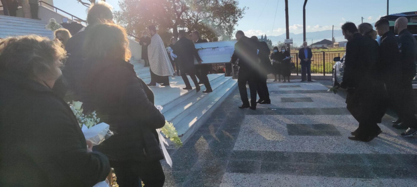 Αγρίνιο: Το τελευταίο «αντίο» στον 18χρονο Γρηγόρη που χάρισε ζωή με ...