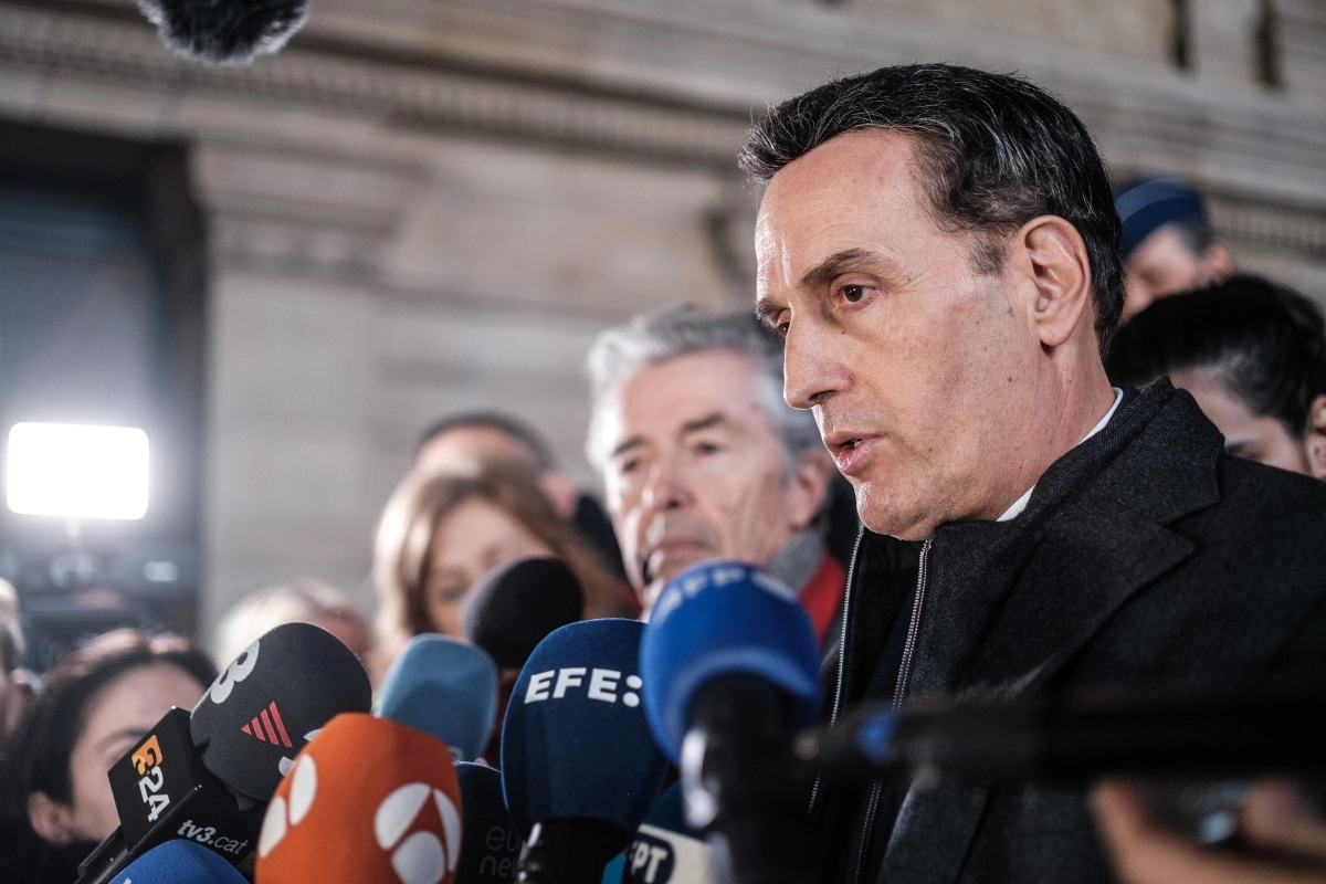 Μιχάλης Δημητρακόπουλος σε νέες γλωσσικές περιπέτειες: Από το «αετέ ...