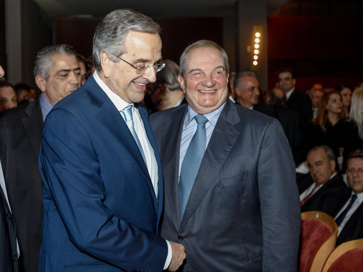Κ.Καραμανλής και Α.Σαμαράς απόντες από τη συνεδρίαση στην Βουλή ...