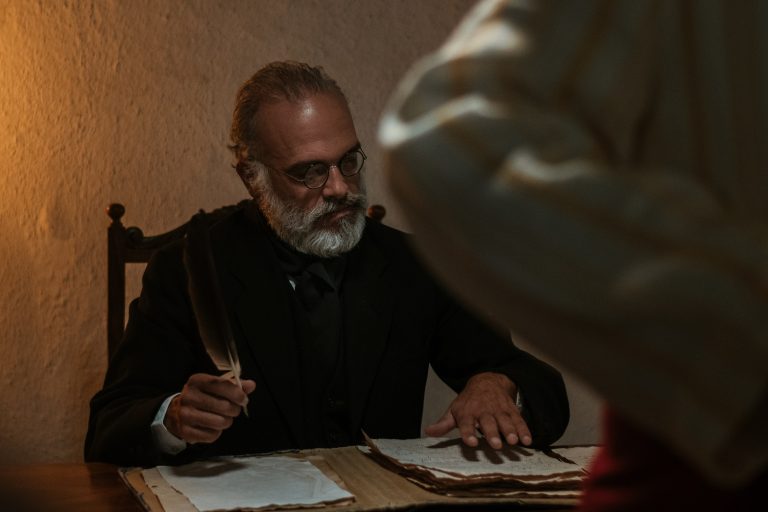 Πανελλαδική πρεμιέρα του ιστορικού δράματος του Βασίλη Τσικάρα με τίτλο ...