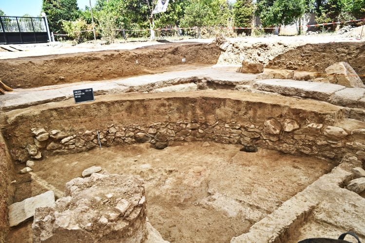 Ιερό της Αμαρυσίας Αρτέμιδος στην Εύβοια: Αποκαλύφθηκε ναός αρχαϊκής ...