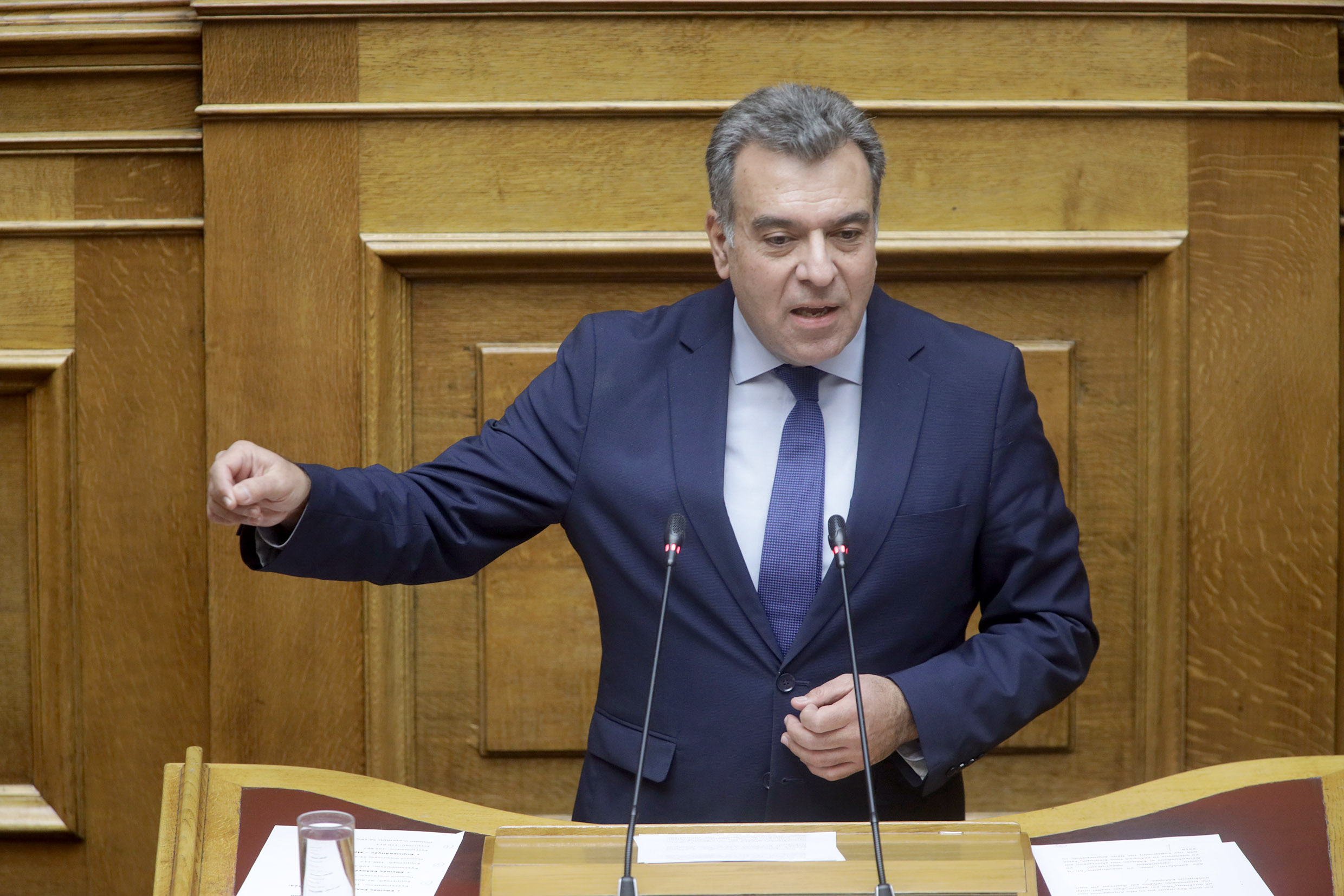 Μ.Κόνσολας: «Το να μην ψηφίσω το ν/σ για τον γάμο των ομοφυλόφιλων ...