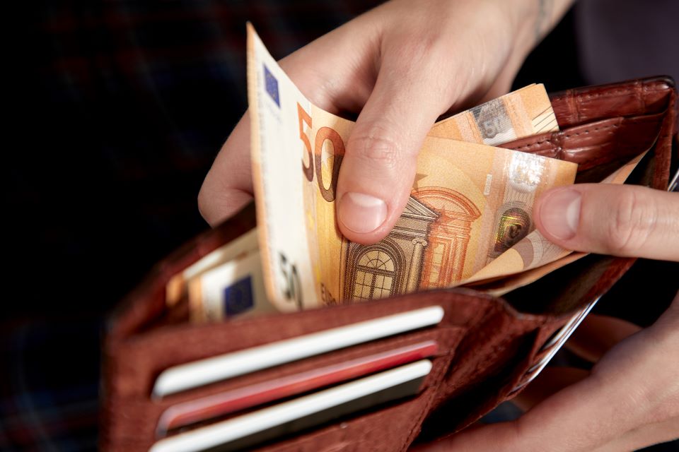 Όλες οι πληρωμές από ΕΦΚΑ και ΔΥΠΑ έως 12 Απριλίου – Pronews.gr