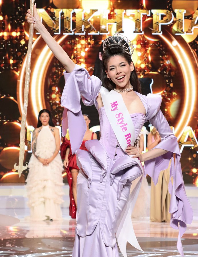 Η Νικολίνα Νικολούζου μπορεί να γεννήθηκε αγόρι κατέκτησε όμως τον τίτλο του «My Style Rocks» ως ...