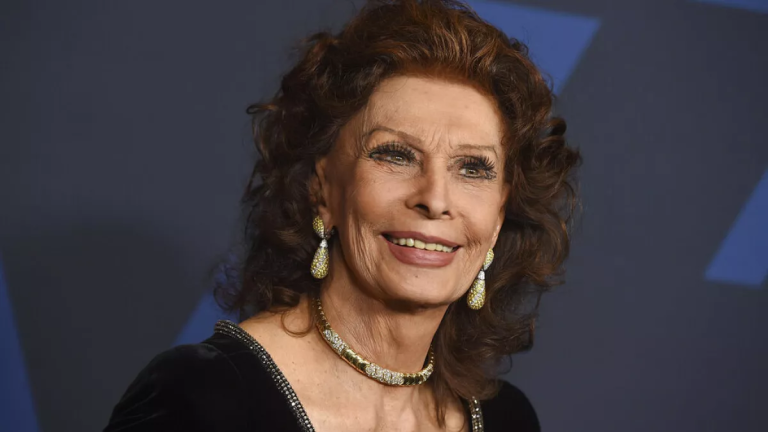 «Πάτησε» τα 90 η Σοφία Λόρεν: Πού ζει σήμερα το αιώνιο ερωτικό σύμβολο ...