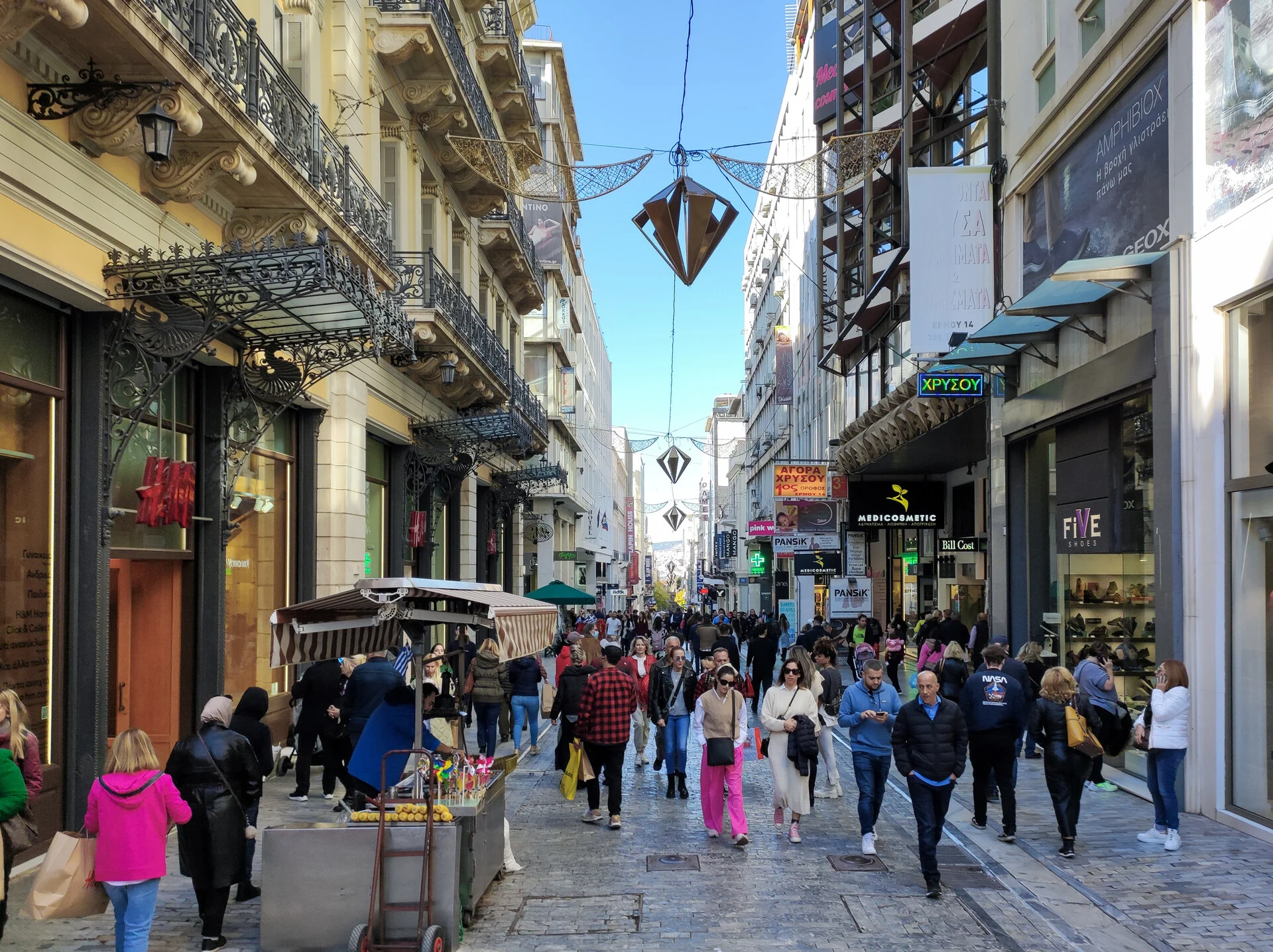 Καταστήματα: Οι Κυριακές που θα είναι ανοιχτά- Πότε ξεκινά το ...