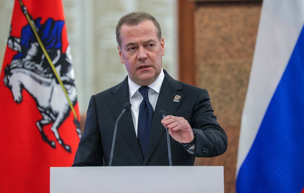 Ντμίτρι Μεντβέντεφ: «Η τελική νίκη της Ρωσίας πλησιάζει – Ο εχθρός θα ...