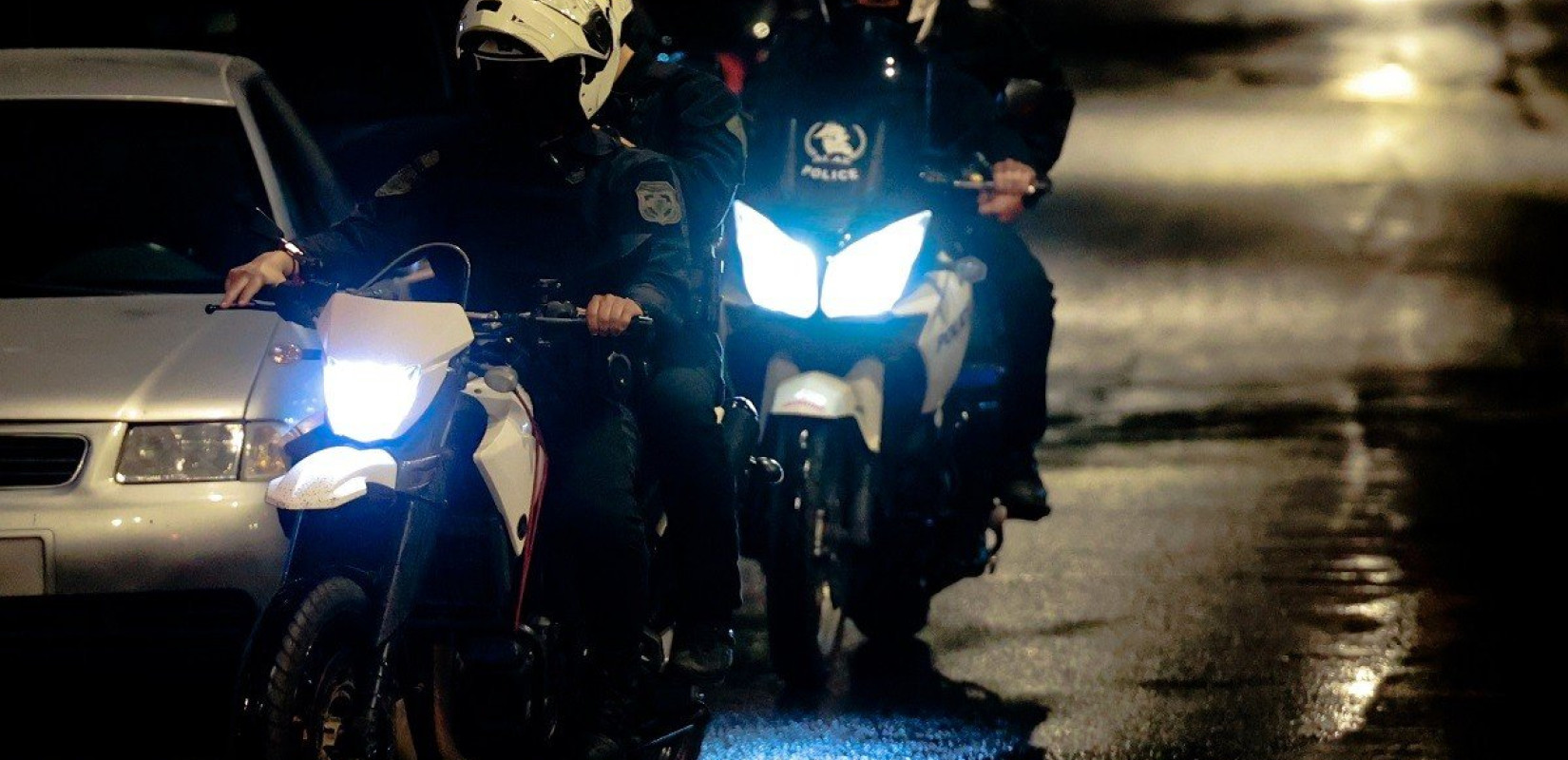 Εξάρχεια: Έφοδος της ΕΛΑΣ στο στέκι «Εξωστρεφής» τις πρώτες πρωινές ...