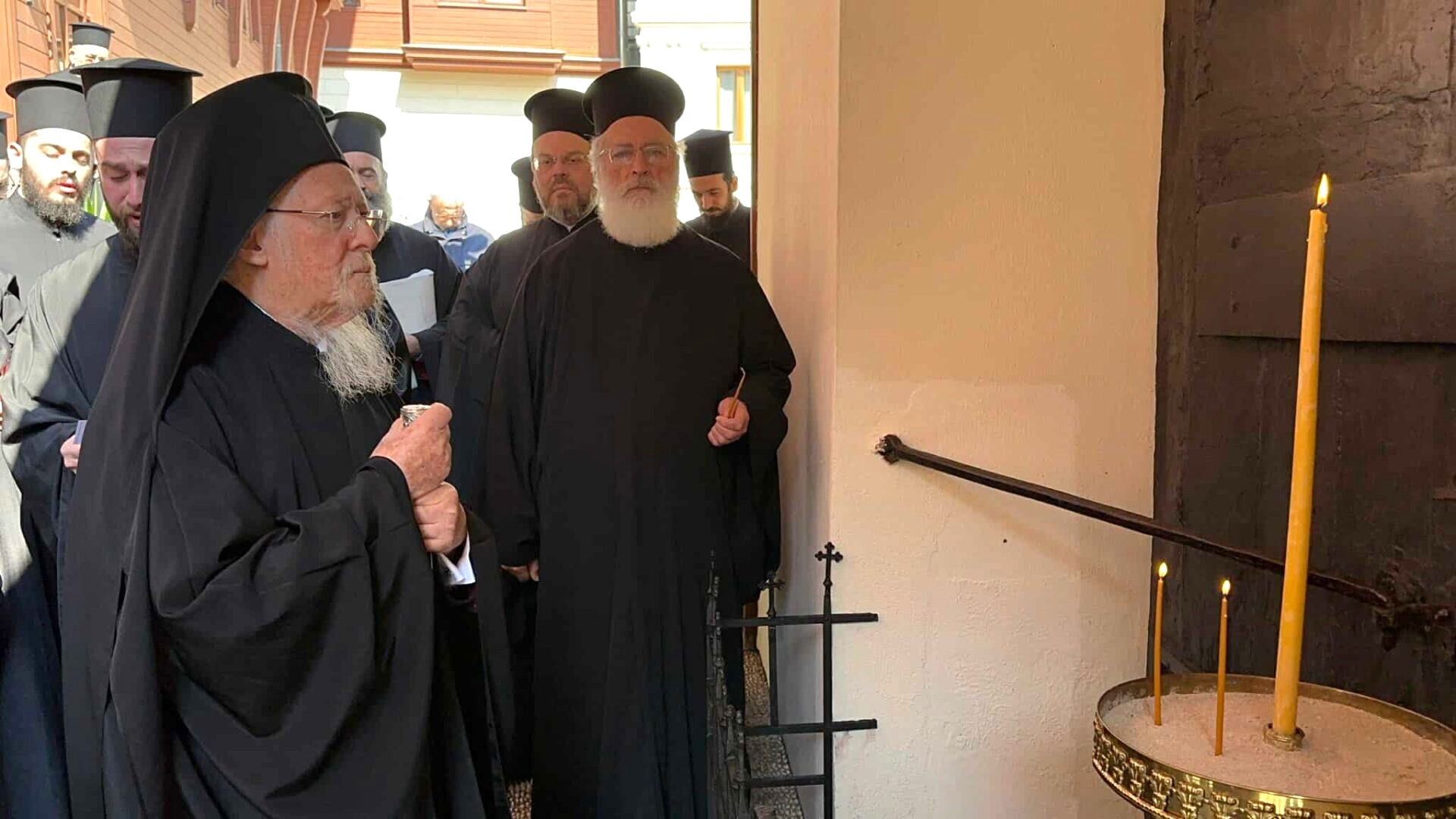 Το πρώτο μήνυμα του Οικουμενικού Πατριάρχη στον νέο Πάπα (βίντεο ...