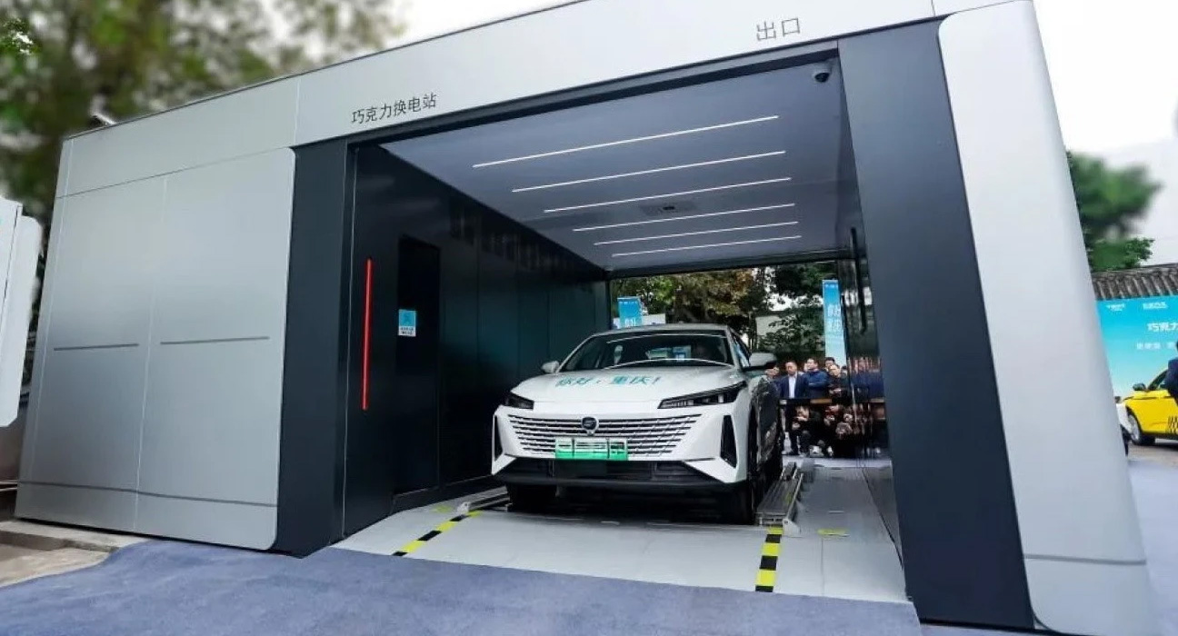 500 km σε 100″! Η ανταλλαγή μπαταρίας ξεκίνησε στην Κίνα – Pronews.gr