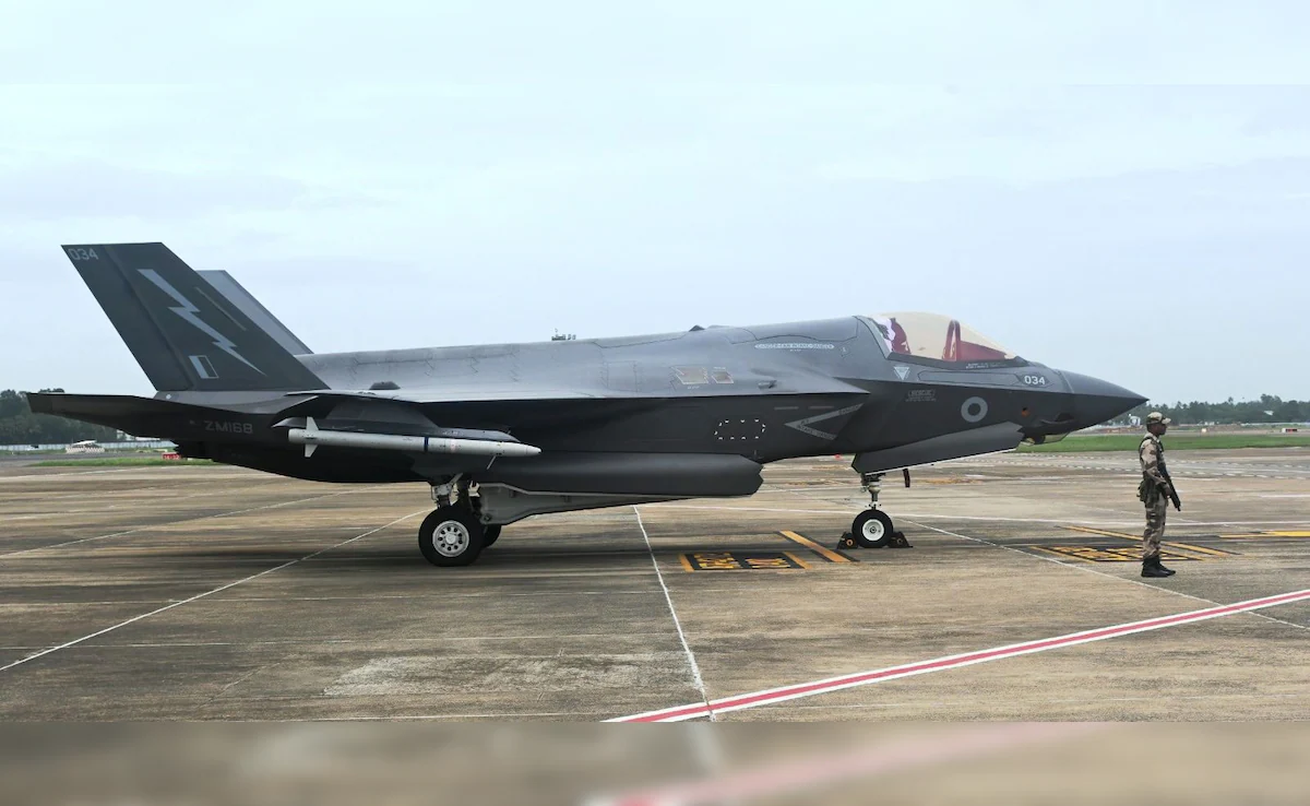Σε φιάσκο εξελίσσεται η καθήλωση του F-35B της RAF στην Ινδία: Πάνω από 1 μήνα και ακόμα μετράνε ...