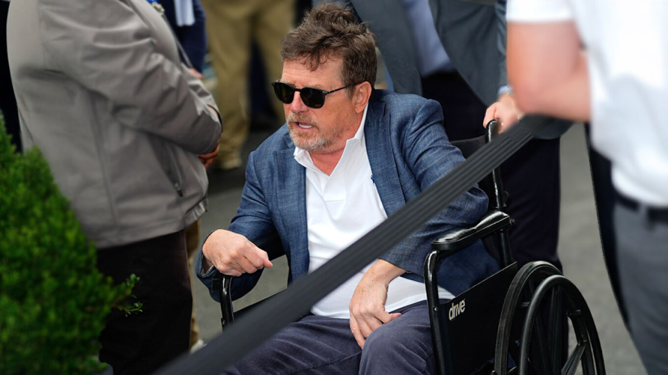 US Open 2025: Ο Μάικλ Τζέι Φοξ σηκώθηκε από το αμαξίδιο για να ...