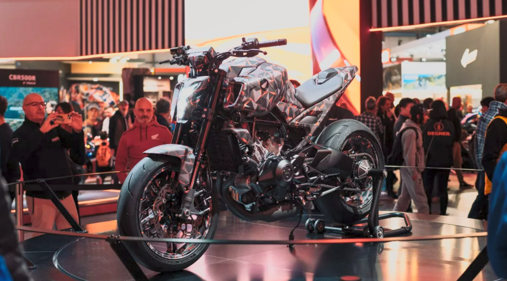 Honda V3R 900E: Η πρώτη μοτοσικλέτα με V3 κινητήρα και ηλεκτρονικό ...