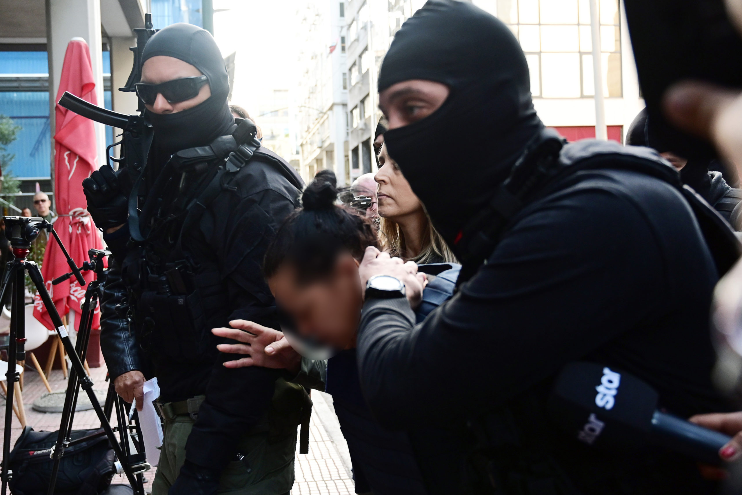 Ακούστε τον ανατριχιαστικό διάλογο της 46χρονης από τη Σαλαμίνα με την ...