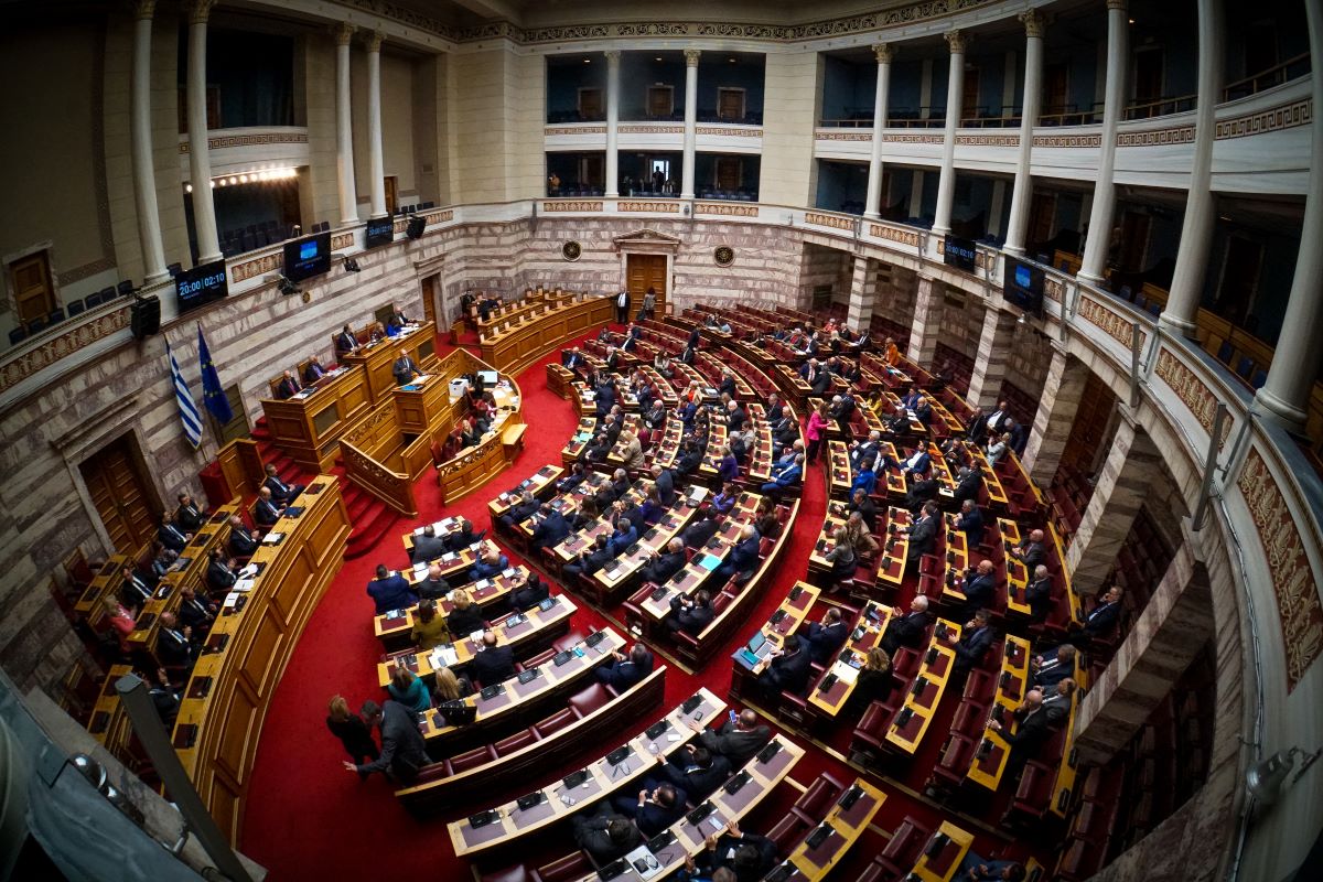Υπερψηφίστηκε το νομοσχέδιο για την μετάβαση του ΟΠΕΚΕΠΕ στην ΑΑΔΕ ...