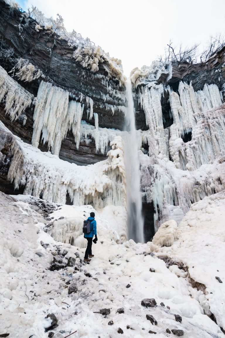 Σκηνές πανικού σε καταρράκτη στην Εσθονία: Η στιγμή που μεγάλο κομμάτι ...